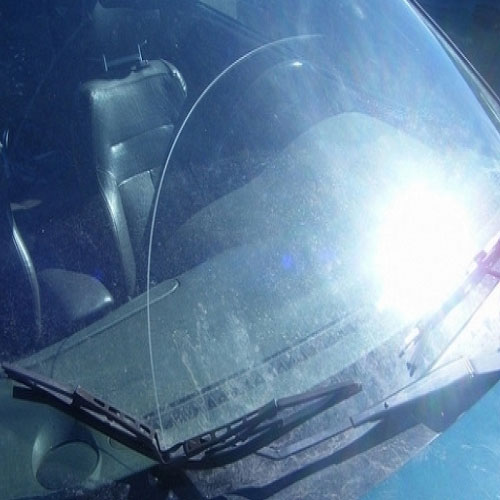 PARABREZZA GRAFFIATO: COSA FARE?